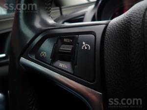 Black Opel Insignia 2011 in Liepaja, with an engine capacity of 2.00 L and mileage of 286 thousand km for 3450 €, photo 10 on AUTOMOTO.COM.LV