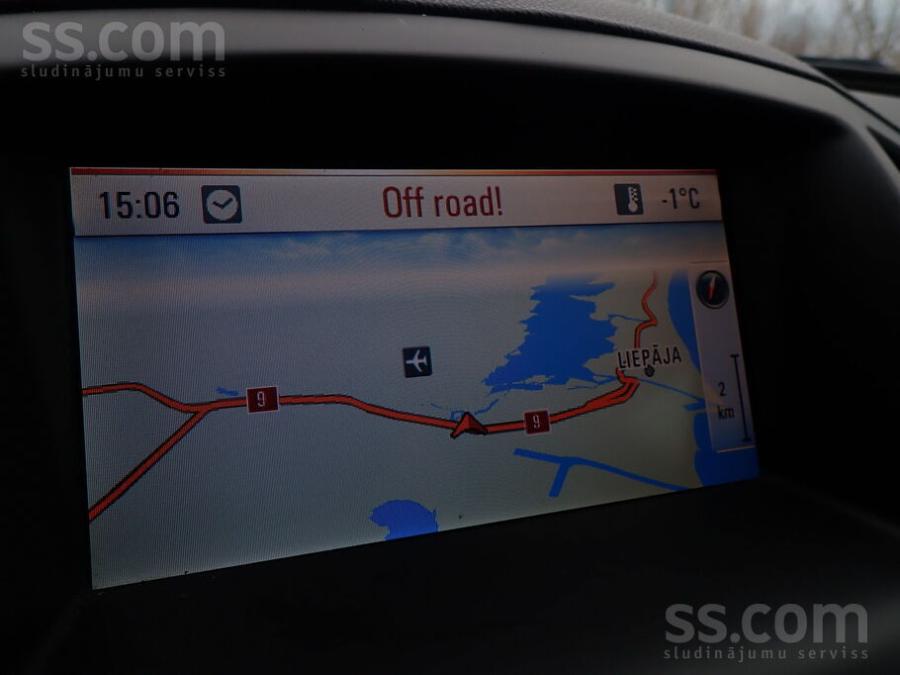 Black Opel Insignia 2011 in Liepaja, with an engine capacity of 2.00 L and mileage of 286 thousand km for 3450 €, photo 11 on AUTOMOTO.COM.LV