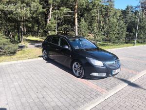 Black Opel Insignia 2011 in Ventspils, with an engine capacity of 2.00 L and mileage of 256 thousand km for 3850 €, photo  on AUTOMOTO.COM.LV