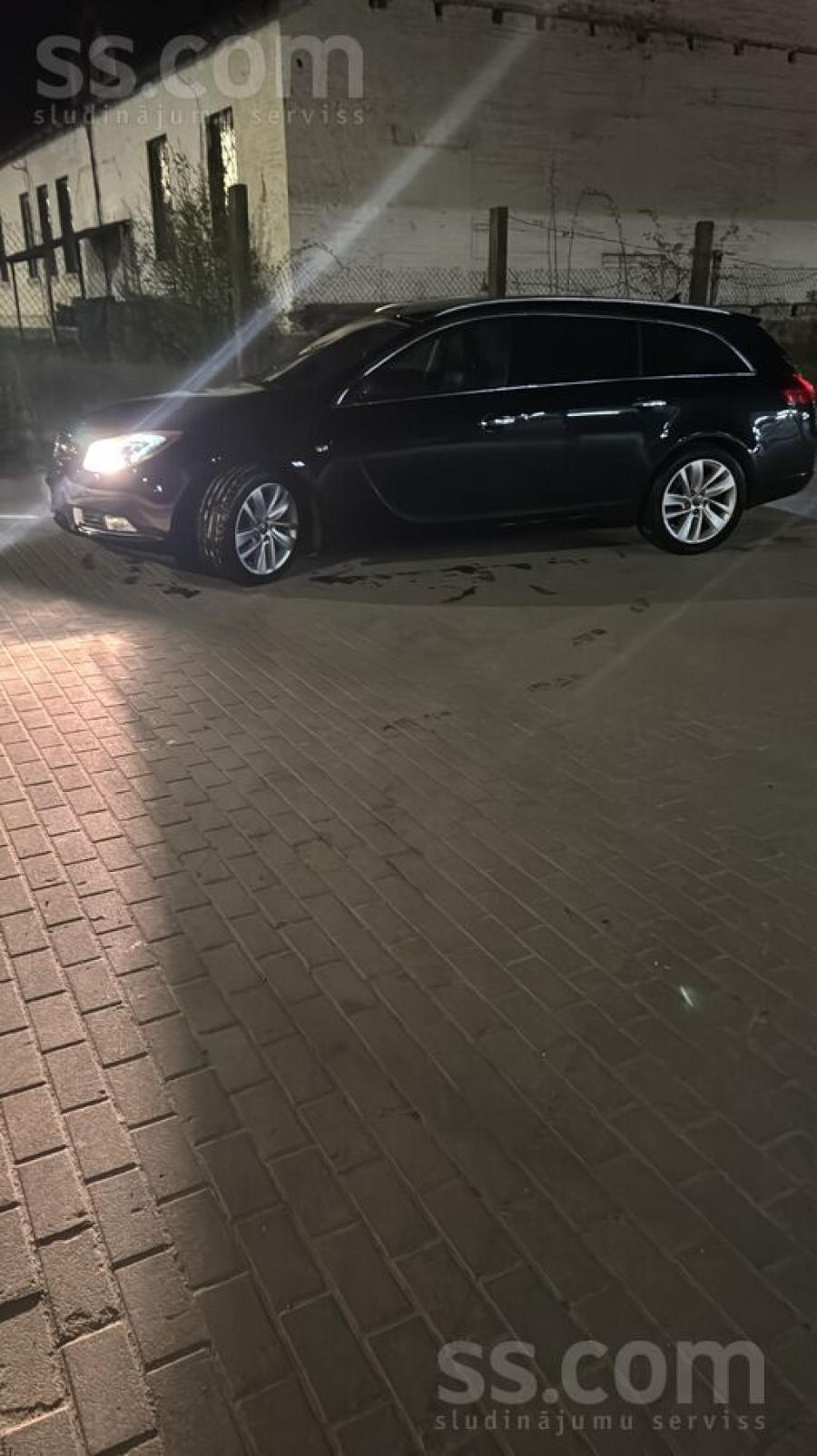 Black Opel Insignia 2011 in Rezekne, with an engine capacity of 2.00 L and mileage of 0 thousand km for 4300 €, photo 7 on AUTOMOTO.COM.LV