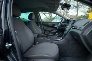 Melns Opel Insignia 2011 Liepāja, ar dzinēja tilpumu 2.00 L un nobraukumu 294 tūkst. km par 3850 €, foto 13 vietnē AUTOMOTO.COM.LV