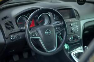 Melns Opel Insignia 2011 Liepāja, ar dzinēja tilpumu 2.00 L un nobraukumu 294 tūkst. km par 3850 €, foto 14 vietnē AUTOMOTO.COM.LV