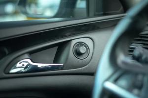 Melns Opel Insignia 2011 Liepāja, ar dzinēja tilpumu 2.00 L un nobraukumu 294 tūkst. km par 3850 €, foto 24 vietnē AUTOMOTO.COM.LV