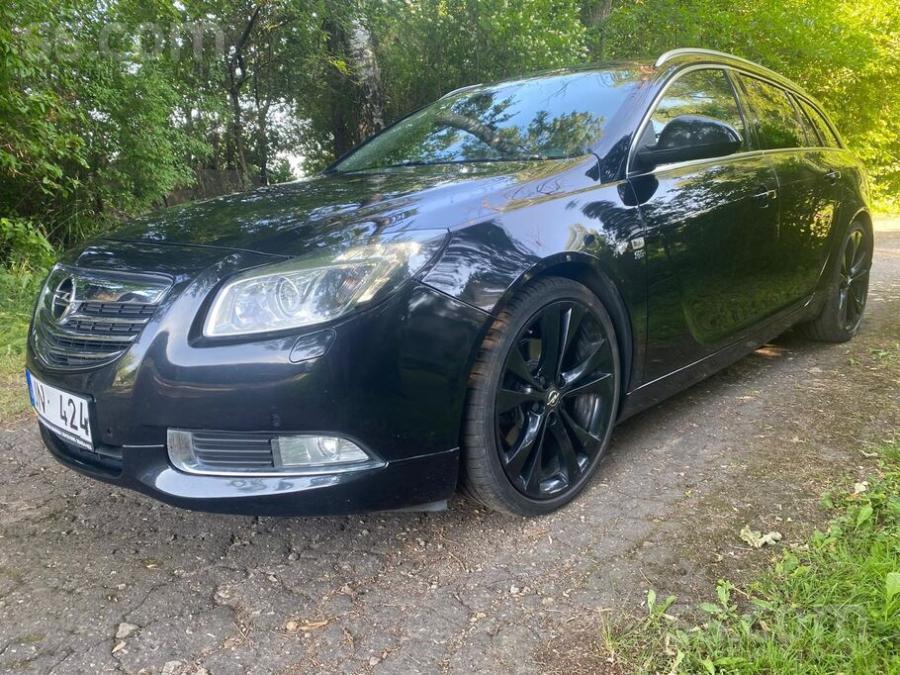 Melns Opel Insignia 2011 Bauska, ar dzinēja tilpumu 2.00 L un nobraukumu 247 tūkst. km par 3700 €, foto 1 vietnē AUTOMOTO.COM.LV
