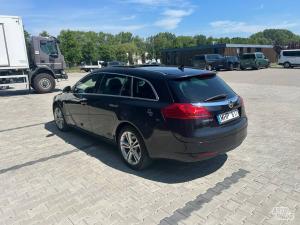 Black Opel Insignia 2011 in Klaipeda, with an engine capacity of 2.00 L and mileage of 283 thousand km for 3900 €, photo 5 on AUTOMOTO.COM.LV