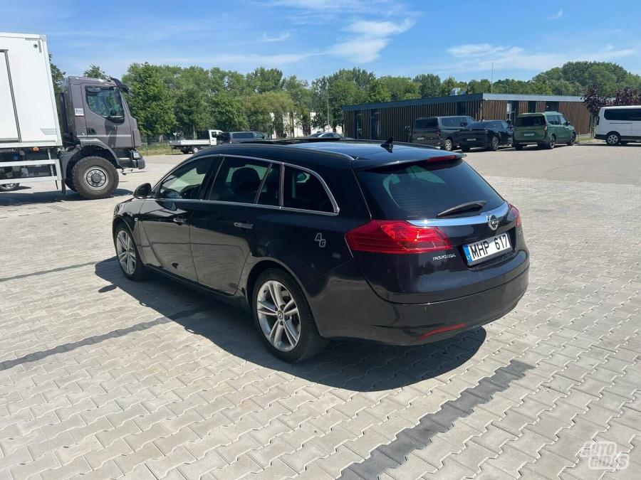 Black Opel Insignia 2011 in Klaipeda, with an engine capacity of 2.00 L and mileage of 283 thousand km for 3900 €, photo 5 on AUTOMOTO.COM.LV