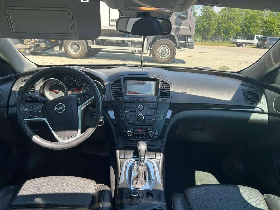 Melns Opel Insignia 2011 Klaipėda, ar dzinēja tilpumu 1.96 L un nobraukumu 283 tūkst. km par 3900 €, foto 3 vietnē AUTOMOTO.COM.LV