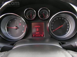Черный Опель Инсигния 2011 в Рига, объемом двигателя 2.00 л и пробегом 0 тыс. км за 3750 €, фото 15 на AUTOMOTO.COM.LV