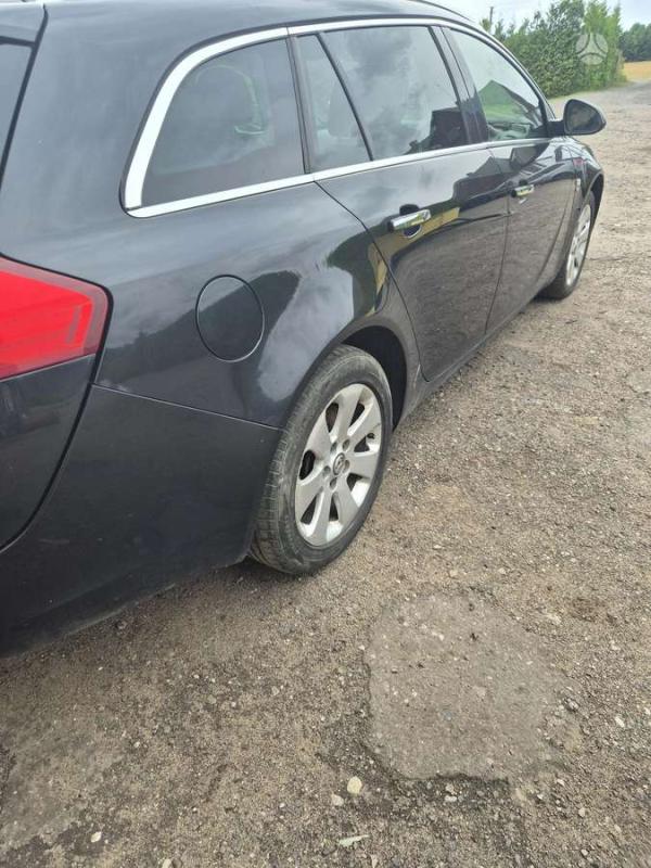 Melns Opel Insignia 2011 Vievis, ar dzinēja tilpumu 1.96 L un nobraukumu 302 tūkst. km par 1150 €, foto 5 vietnē AUTOMOTO.COM.LV