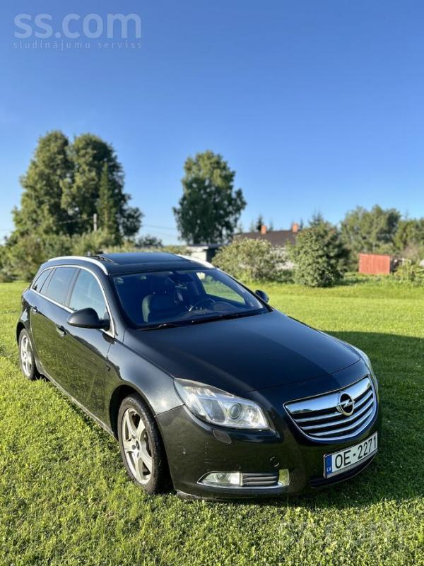Black Opel Insignia 2011 in Rezekne, with an engine capacity of 2.00 L and mileage of 297 thousand km for 2600 €, photo 7 on AUTOMOTO.COM.LV