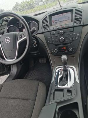 Black Opel Insignia 2011 in Vilnius, with an engine capacity of 2.00 L and mileage of 304 thousand km for 2250 €, photo 12 on AUTOMOTO.COM.LV