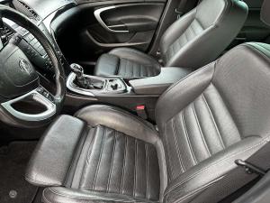 Black Opel Insignia 2011 in Silute, with an engine capacity of 1.96 L and mileage of 259 thousand km for 3300 €, photo 11 on AUTOMOTO.COM.LV