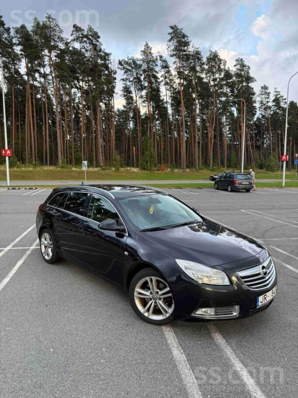 Melns Opel Insignia 2011 Rīga, ar dzinēja tilpumu 2.00 L un nobraukumu 203 tūkst. km par 4500 €, foto 1 vietnē AUTOMOTO.COM.LV