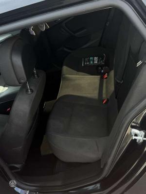 Black Opel Insignia 2011 in Klaipeda, with an engine capacity of 1.96 L and mileage of 370 thousand km for 2250 €, photo 9 on AUTOMOTO.COM.LV