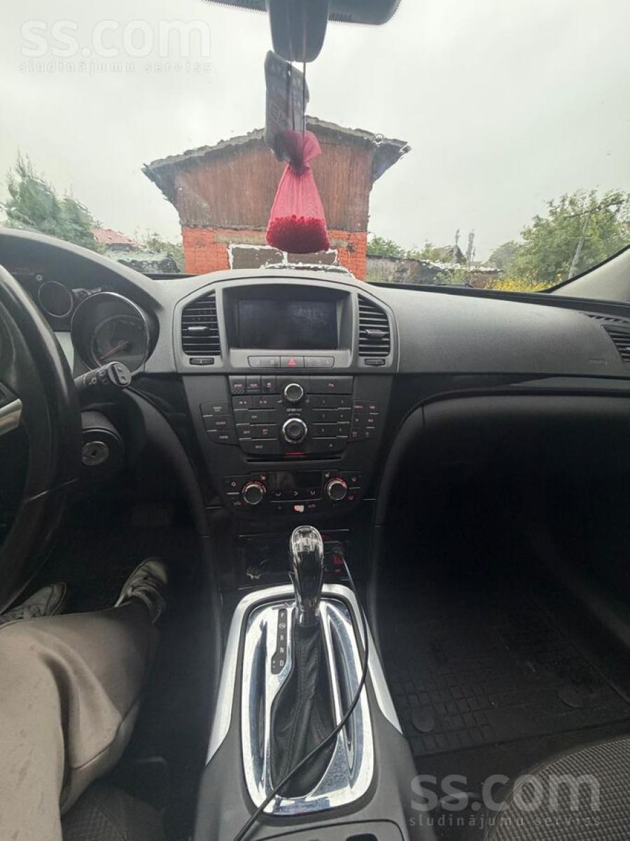 Melns Opel Insignia 2011 Rīga, ar dzinēja tilpumu 2.00 L un nobraukumu 310 tūkst. km par 4200 €, foto 4 vietnē AUTOMOTO.COM.LV