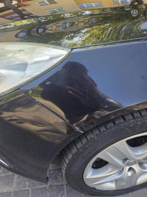 Melns Opel Insignia 2011 Panevēža, ar dzinēja tilpumu 1.96 L un nobraukumu 303 tūkst. km par 3200 €, foto  vietnē AUTOMOTO.COM.LV