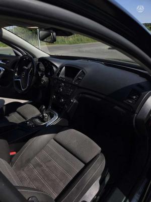 Melns Opel Insignia 2011 Panevēža, ar dzinēja tilpumu 1.96 L un nobraukumu 303 tūkst. km par 3200 €, foto 3 vietnē AUTOMOTO.COM.LV
