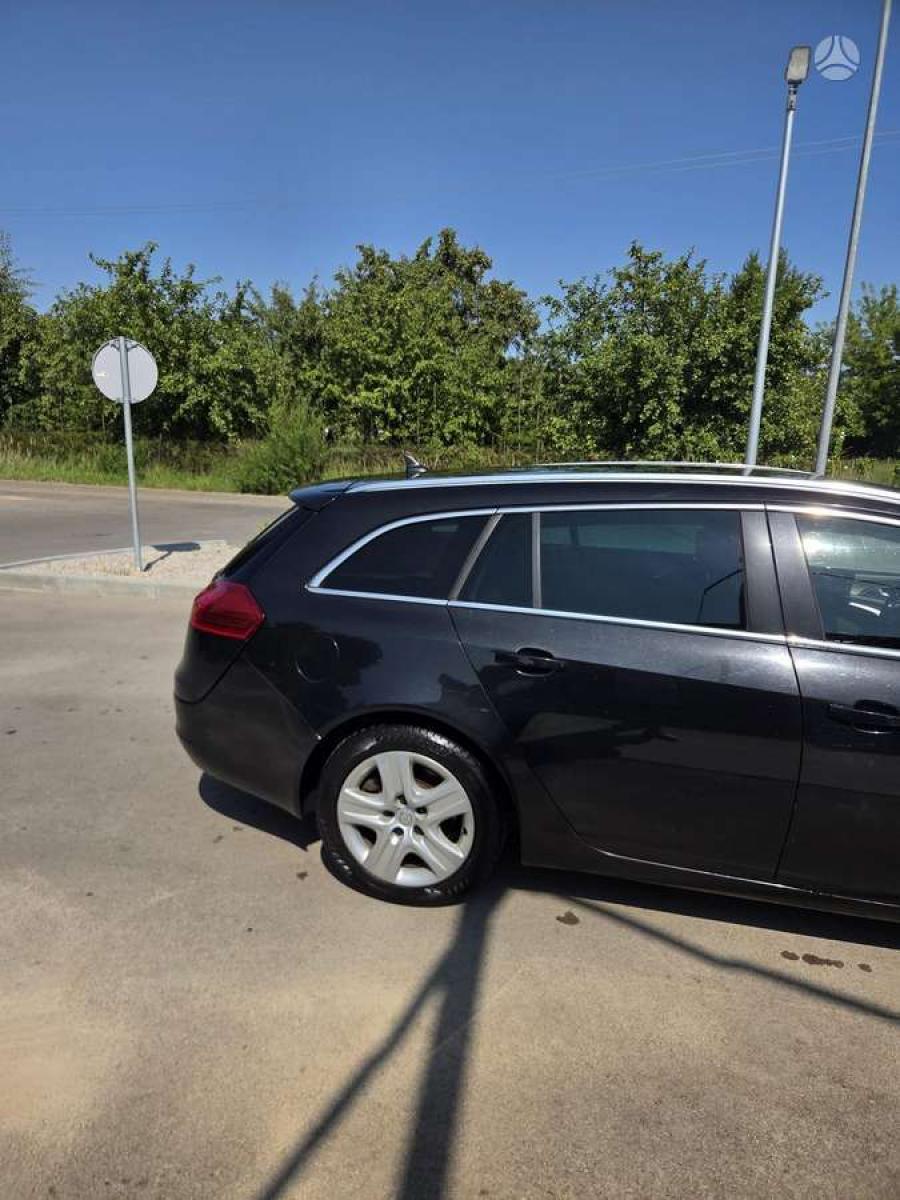 Melns Opel Insignia 2011 Panevēža, ar dzinēja tilpumu 1.96 L un nobraukumu 303 tūkst. km par 3200 €, foto 10 vietnē AUTOMOTO.COM.LV
