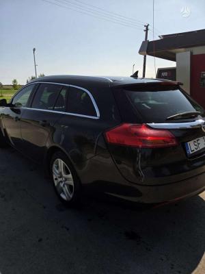 Melns Opel Insignia 2011 Panevēža, ar dzinēja tilpumu 1.96 L un nobraukumu 303 tūkst. km par 3200 €, foto 17 vietnē AUTOMOTO.COM.LV