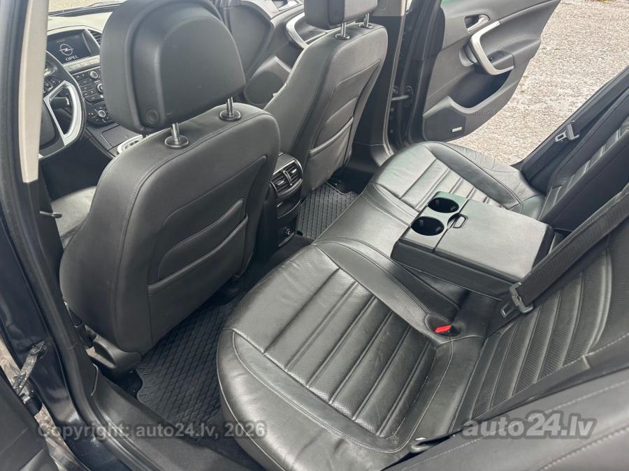 Melns Opel Insignia 2011 Tallina, ar dzinēja tilpumu 2.00 L un nobraukumu 350 tūkst. km par 1490 €, foto 15 vietnē AUTOMOTO.COM.LV