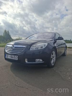 Black Opel Insignia 2011 in Jurmala, with an engine capacity of 2.00 L and mileage of 293 thousand km for 3000 €, photo  on AUTOMOTO.COM.LV