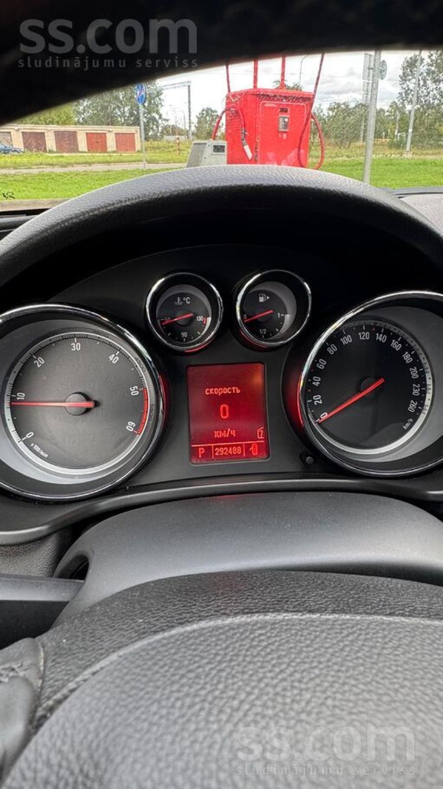 Melns Opel Insignia 2011 Rīga, ar dzinēja tilpumu 2.00 L un nobraukumu 294 tūkst. km par 2490 €, foto 9 vietnē AUTOMOTO.COM.LV