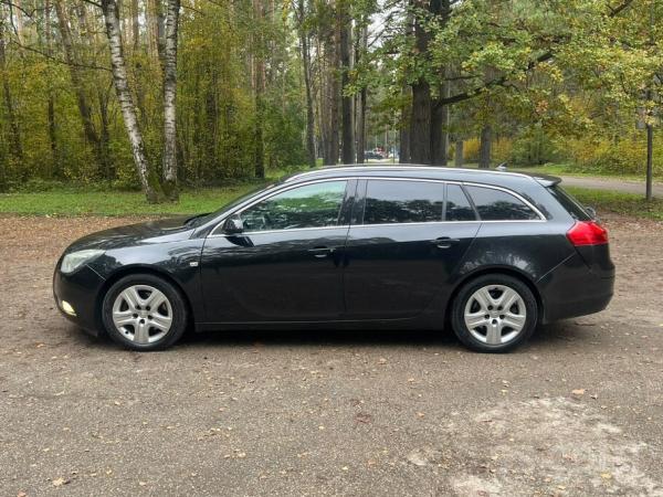 Opel Insignia 2011 Rīga vietnē Melns Opel Insignia 2011 Rīga, ar dzinēja tilpumu 2.00 L un nobraukumu 0 tūkst. km par 3499 €, foto 3 vietnē AUTOMOTO.COM.LV