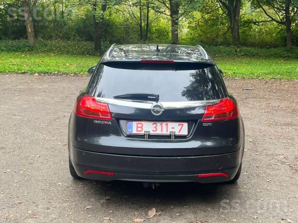 Opel Insignia 2011 Rīga vietnē Melns Opel Insignia 2011 Rīga, ar dzinēja tilpumu 2.00 L un nobraukumu 0 tūkst. km par 3499 €, foto 5 vietnē AUTOMOTO.COM.LV