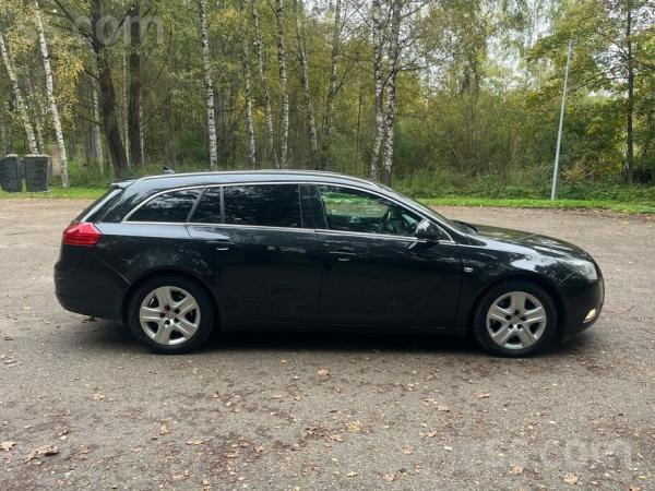 Opel Insignia 2011 Rīga vietnē Melns Opel Insignia 2011 Rīga, ar dzinēja tilpumu 2.00 L un nobraukumu 0 tūkst. km par 3499 €, foto 7 vietnē AUTOMOTO.COM.LV