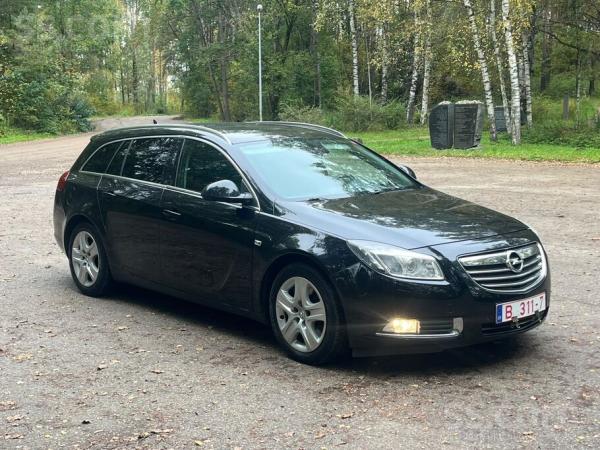 Opel Insignia 2011 Rīga vietnē Melns Opel Insignia 2011 Rīga, ar dzinēja tilpumu 2.00 L un nobraukumu 0 tūkst. km par 3499 €, foto 8 vietnē AUTOMOTO.COM.LV