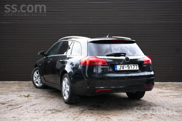 Melns Opel Insignia 2011 Rīga, ar dzinēja tilpumu 2.00 L un nobraukumu 353 tūkst. km par 4290 €, foto 5 vietnē AUTOMOTO.COM.LV