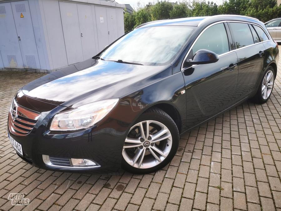 Black Opel Insignia 2011 in Klaipeda, with an engine capacity of 2.00 L and mileage of 209 thousand km for 3390 €, photo 1 on AUTOMOTO.COM.LV