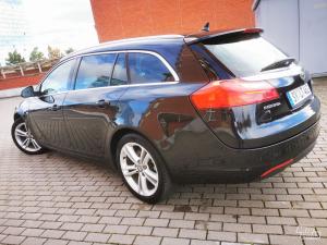 Black Opel Insignia 2011 in Klaipeda, with an engine capacity of 2.00 L and mileage of 209 thousand km for 3390 €, photo 5 on AUTOMOTO.COM.LV