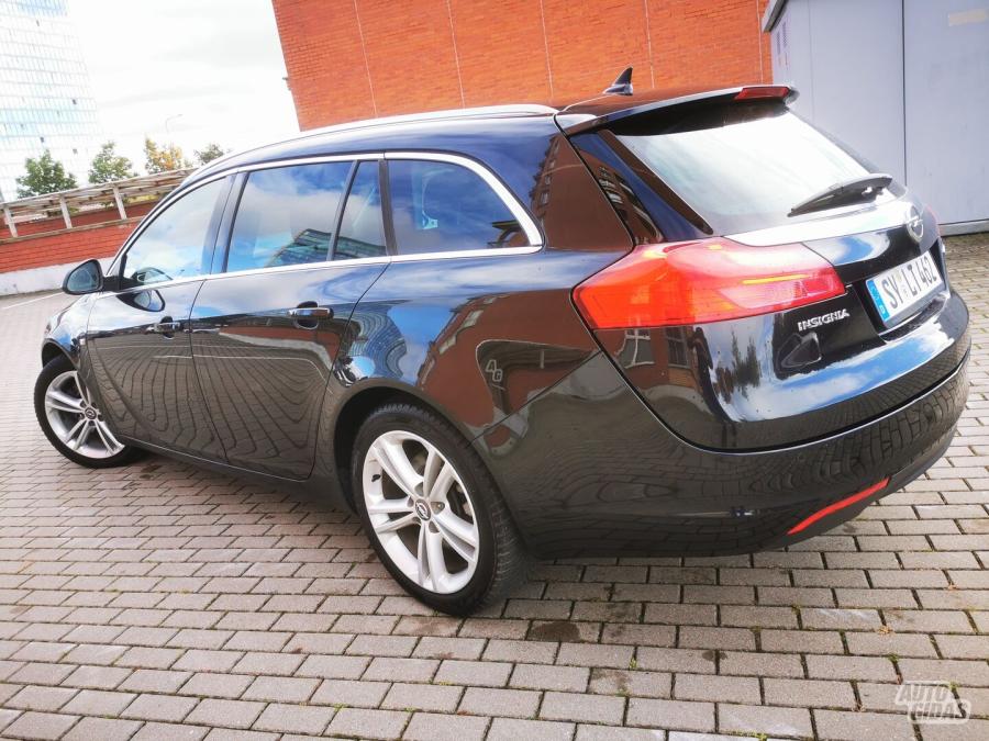 Black Opel Insignia 2011 in Klaipeda, with an engine capacity of 2.00 L and mileage of 209 thousand km for 3390 €, photo 5 on AUTOMOTO.COM.LV