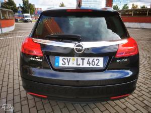Black Opel Insignia 2011 in Klaipeda, with an engine capacity of 2.00 L and mileage of 209 thousand km for 3390 €, photo 6 on AUTOMOTO.COM.LV