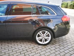 Black Opel Insignia 2011 in Klaipeda, with an engine capacity of 2.00 L and mileage of 209 thousand km for 3390 €, photo 11 on AUTOMOTO.COM.LV