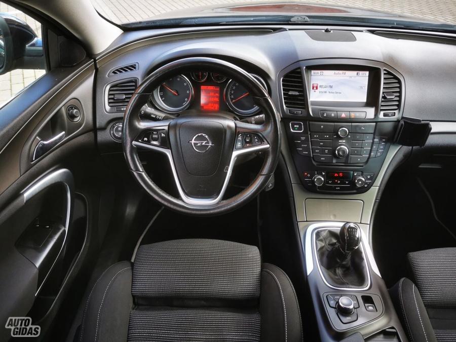 Black Opel Insignia 2011 in Klaipeda, with an engine capacity of 2.00 L and mileage of 209 thousand km for 3390 €, photo 19 on AUTOMOTO.COM.LV