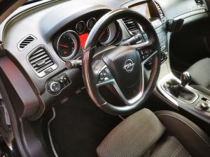 Black Opel Insignia 2011 in Klaipeda, with an engine capacity of 2.00 L and mileage of 209 thousand km for 3390 €, photo 25 on AUTOMOTO.COM.LV