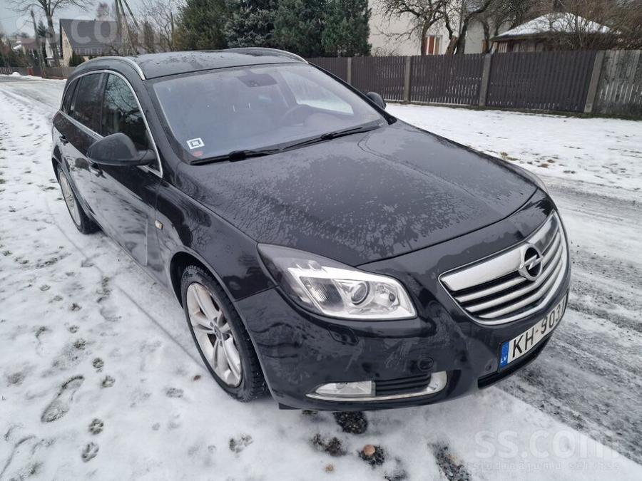 Black Opel Insignia 2012 in Riga, with an engine capacity of 2.00 L and mileage of 256 thousand km for 3650 €, photo 2 on AUTOMOTO.COM.LV