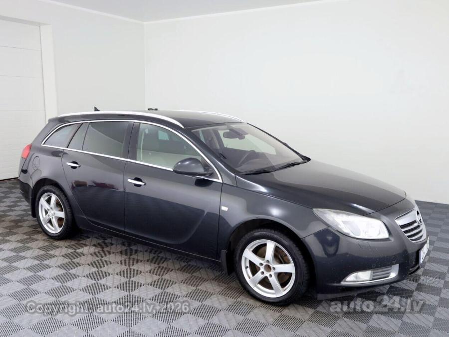 Black Opel Insignia 2012 in Tallinn, with an engine capacity of 2.00 L and mileage of 303 thousand km for 1999 €, photo 1 on AUTOMOTO.COM.LV
