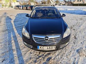 Black Opel Insignia 2012 in Cesis, with an engine capacity of 2.00 L and mileage of 351 thousand km for 4200 €, photo 2 on AUTOMOTO.COM.LV