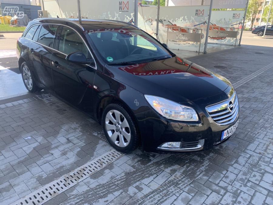 Black Opel Insignia 2012 in Telschi, with an engine capacity of 2.00 L and mileage of 249 thousand km for 3490 €, photo 4 on AUTOMOTO.COM.LV