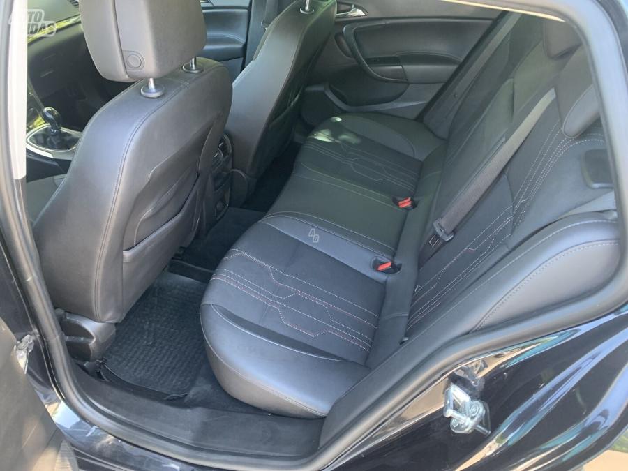Black Opel Insignia 2012 in Telschi, with an engine capacity of 2.00 L and mileage of 249 thousand km for 3490 €, photo 10 on AUTOMOTO.COM.LV