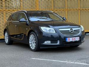Black Opel Insignia 2012 in Ogre, with an engine capacity of 2.00 L and mileage of 197 thousand km for 5997 €, photo 4 on AUTOMOTO.COM.LV