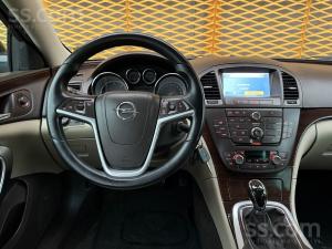 Black Opel Insignia 2012 in Ogre, with an engine capacity of 2.00 L and mileage of 197 thousand km for 5997 €, photo 20 on AUTOMOTO.COM.LV