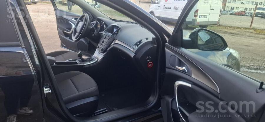 Melns Opel Insignia 2012 Rēzekne, ar dzinēja tilpumu 2.00 L un nobraukumu 0 tūkst. km par 3350 €, foto 9 vietnē AUTOMOTO.COM.LV