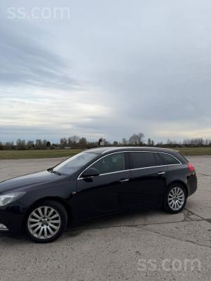 Melns Opel Insignia 2012 Rīga, ar dzinēja tilpumu 2.00 L un nobraukumu 352 tūkst. km par 3300 €, foto  vietnē AUTOMOTO.COM.LV