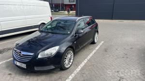 Black Opel Insignia 2012 in Riga, with an engine capacity of 2.00 L and mileage of 274 thousand km for 3550 €, photo 3 on AUTOMOTO.COM.LV