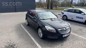Black Opel Insignia 2012 in Riga, with an engine capacity of 2.00 L and mileage of 274 thousand km for 3550 €, photo 4 on AUTOMOTO.COM.LV