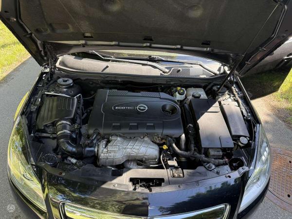 Black Opel Insignia 2012 in Marijampole, with an engine capacity of 2.00 L and mileage of 253 thousand km for 2600 €, photo 7 on AUTOMOTO.COM.LV